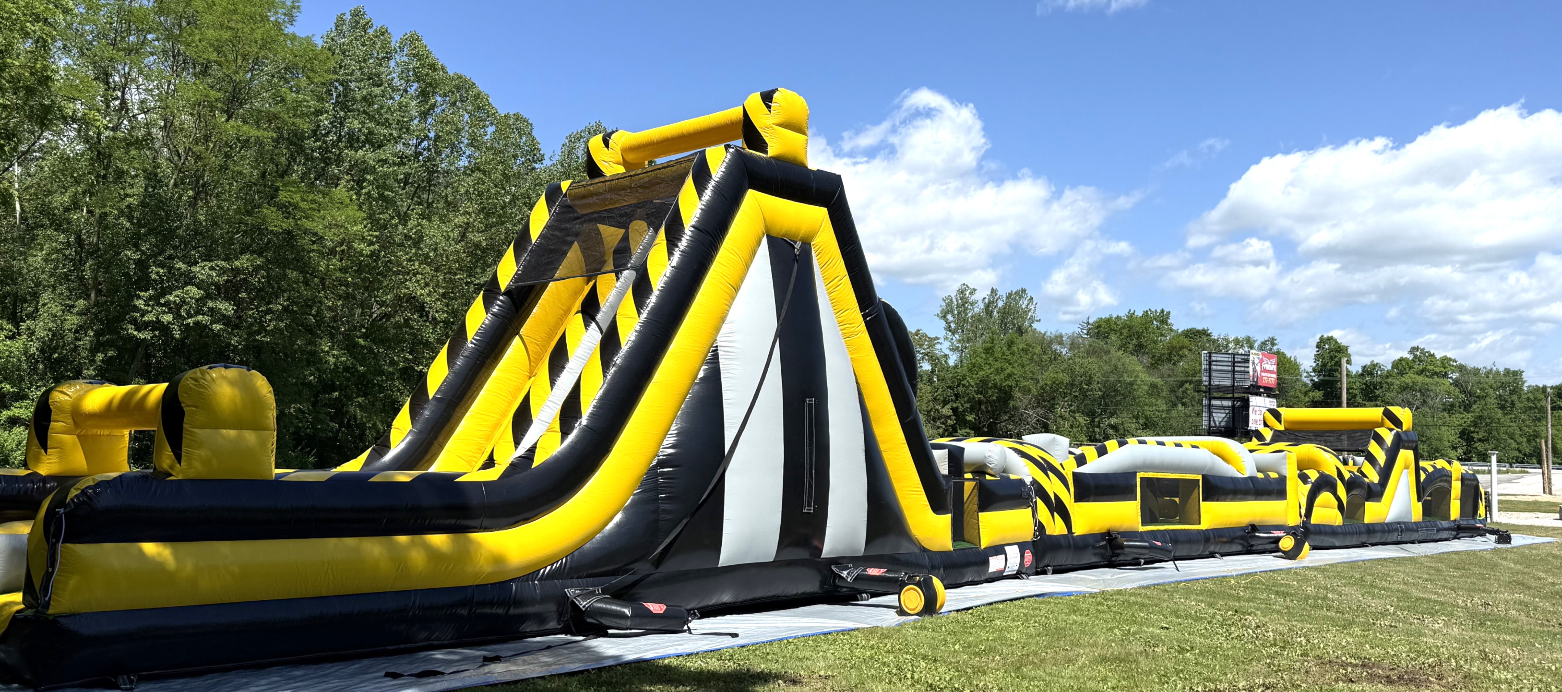 Venom Super Obstacle Course | Bounce Boys Event Rentals