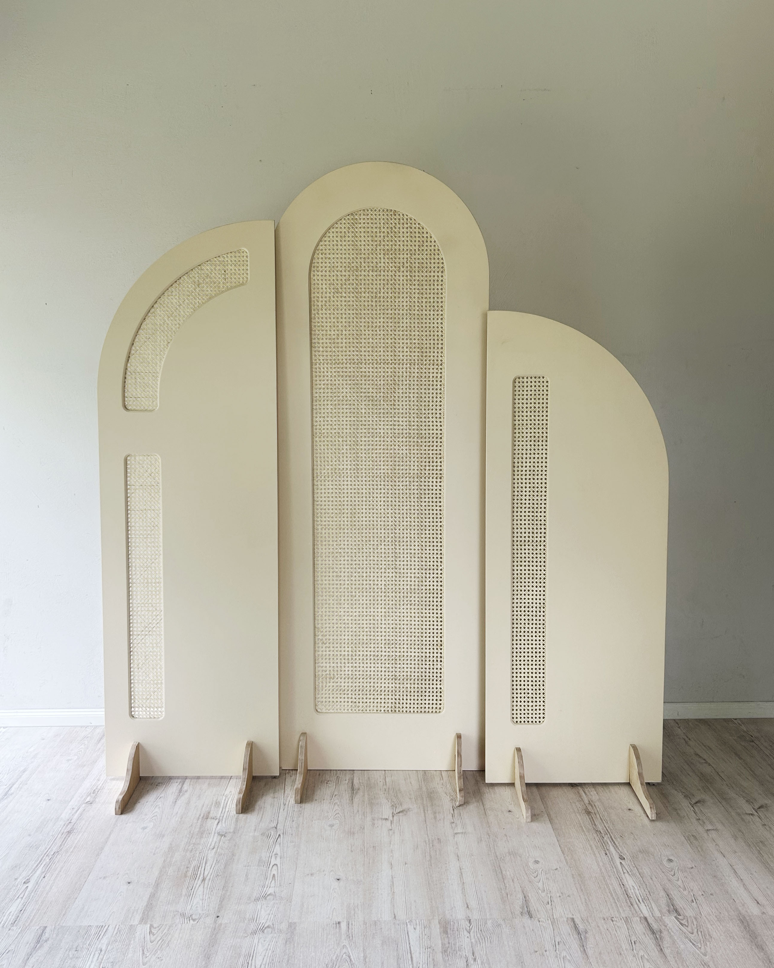 RATTAN LIGHT backdrop | VELVET