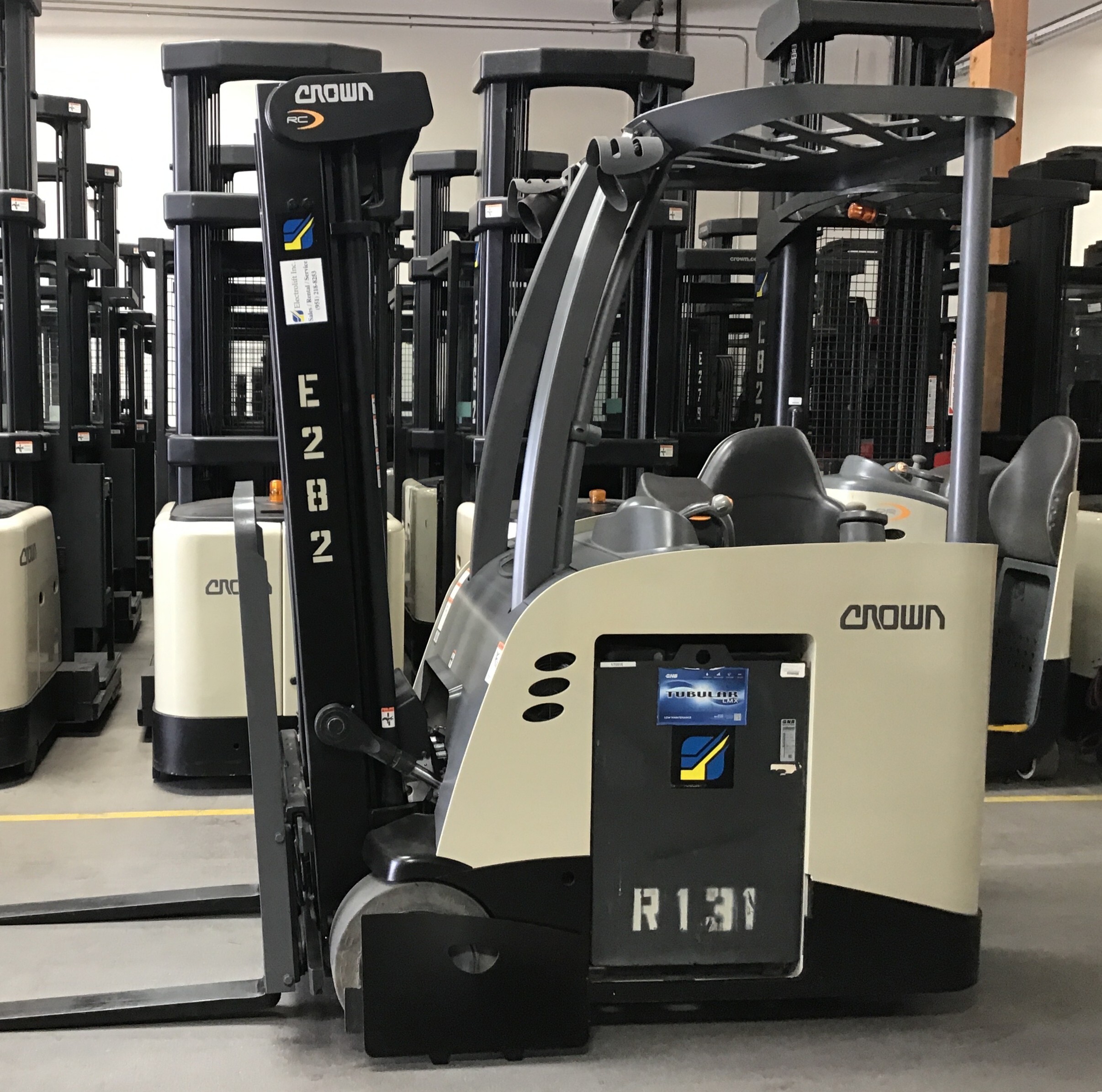 Crown Dock Stocker 226' Lift Height | Electrolift - Forklift Rentals ...