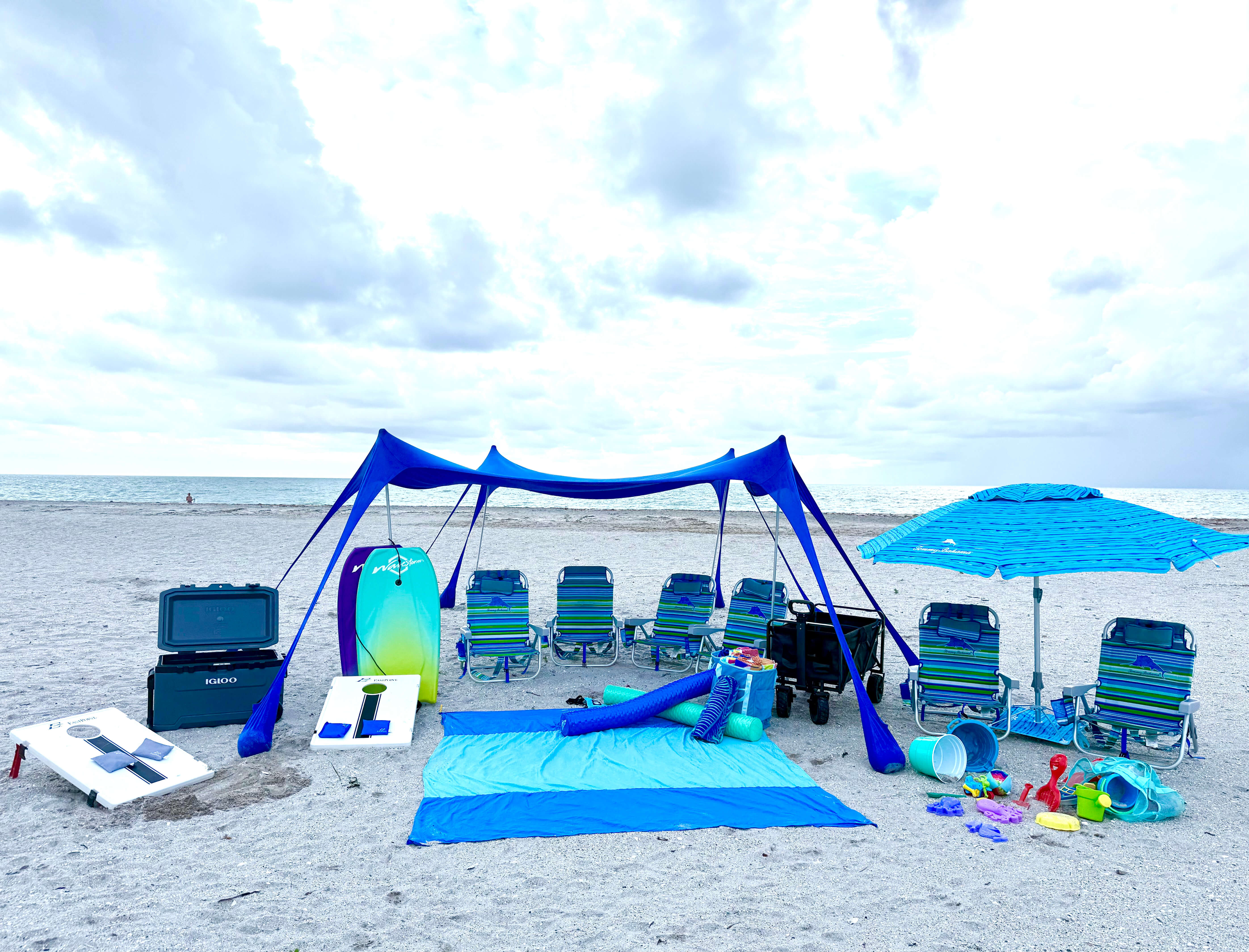 6-Person Deluxe Beach Bundle Rental | Siesta Key & Sarasota | Sunny ...