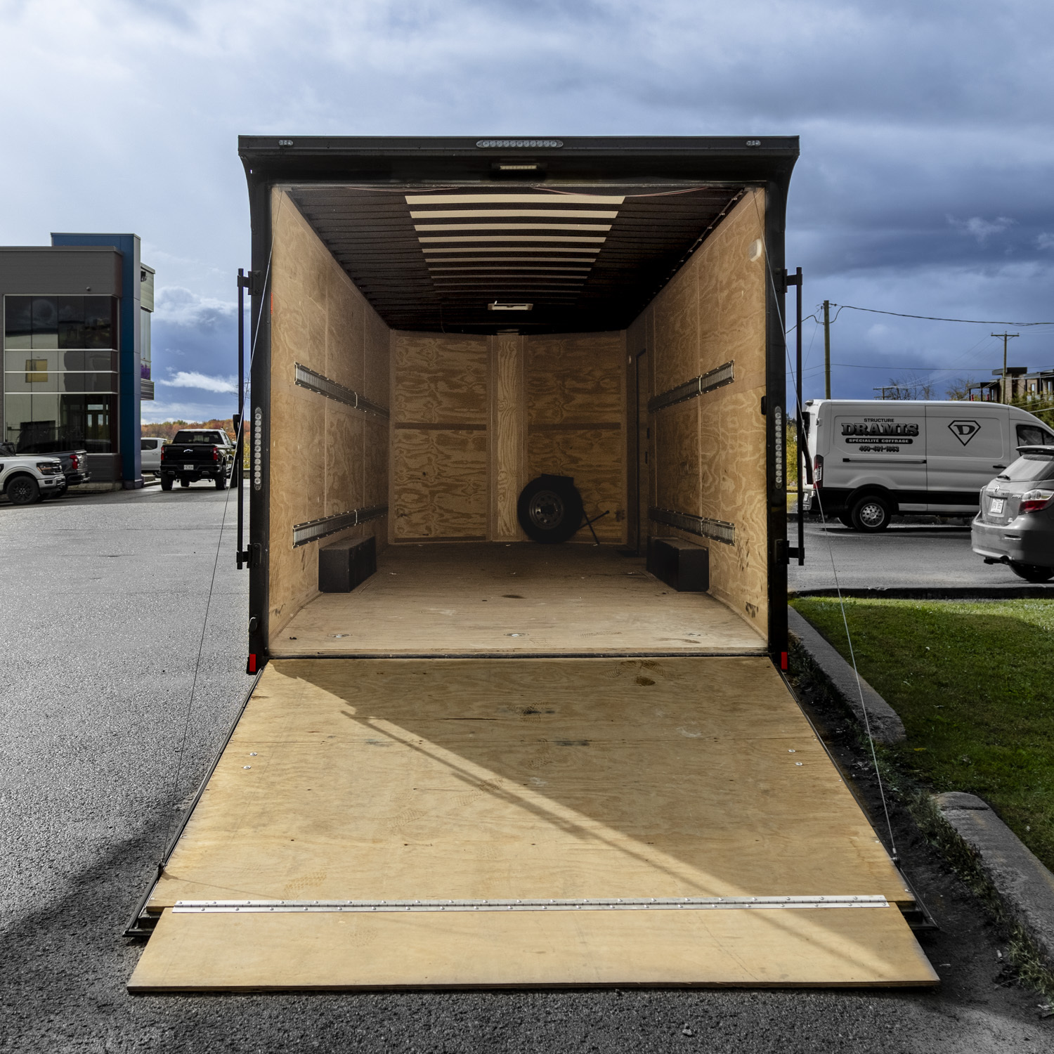 Forfait transport de véhicule remorque 24 pieds | Louemaremorque.ca