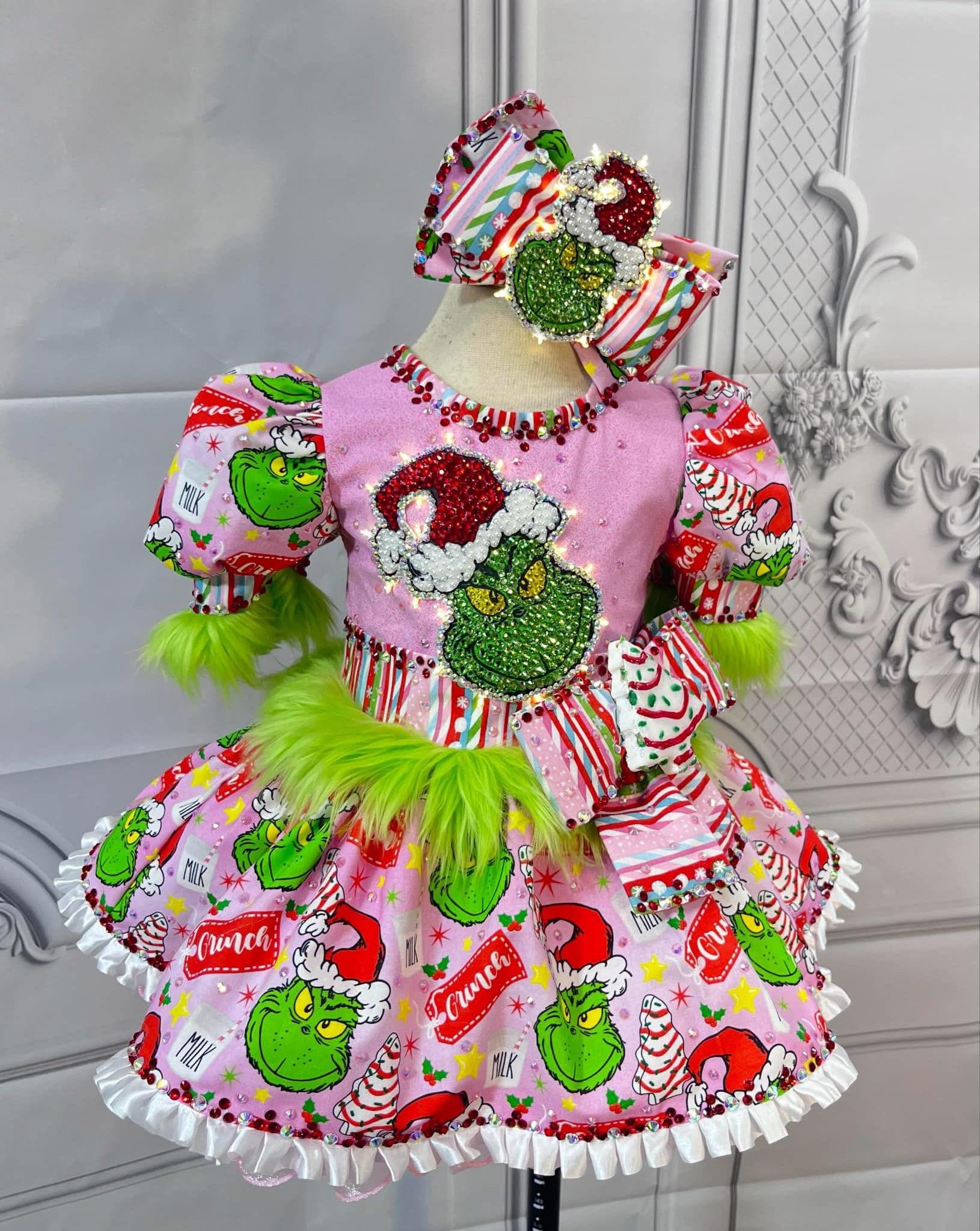 12/2 Grinch/Candy/Christmas OOC | Mallie´s Closet Pageant Rentals