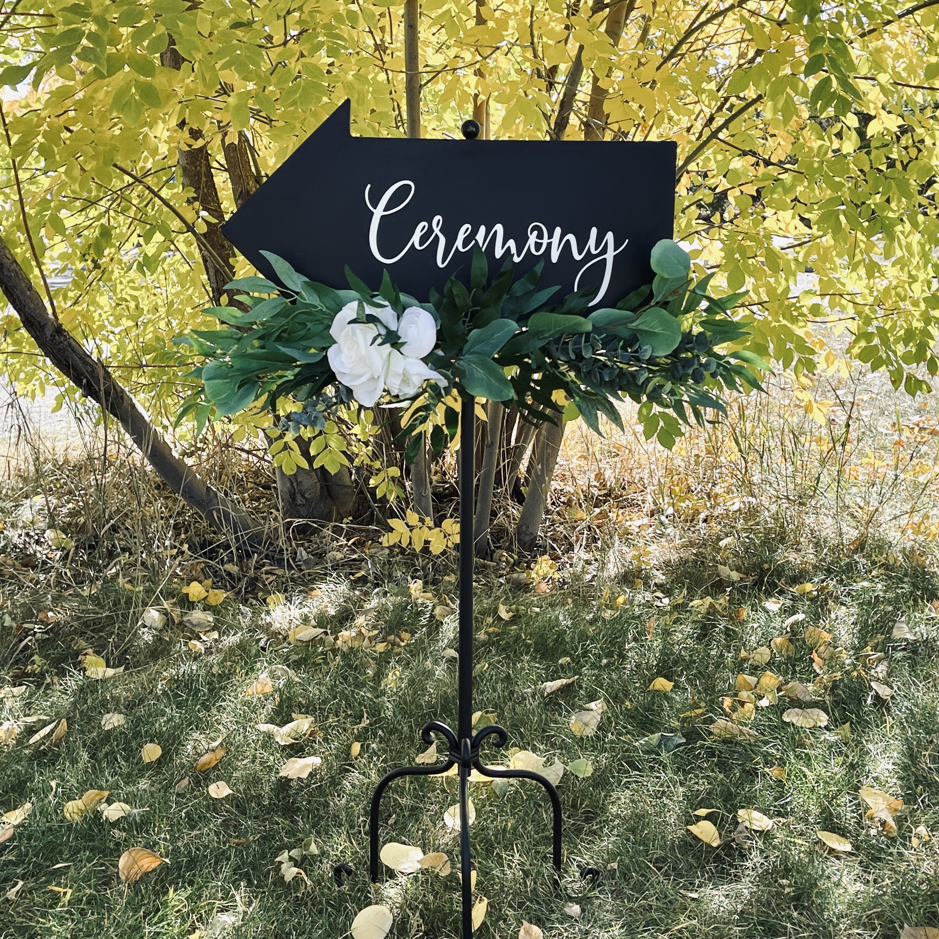 'Ceremony' Arrow Directional Sign | BOXWOOD EVENTS LTD.