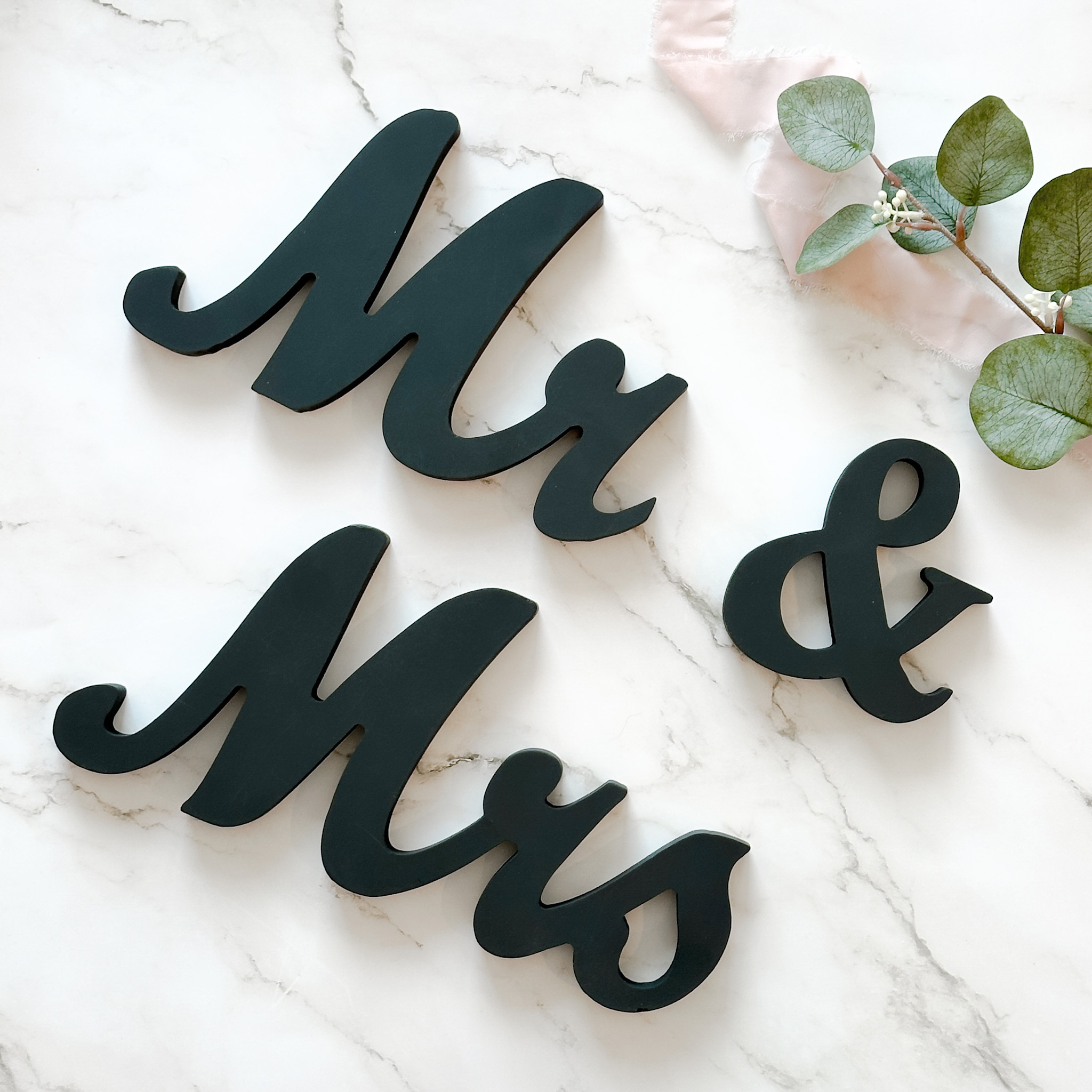 Mr & Mrs - 6' Black Wood Script | BOXWOOD EVENTS LTD.