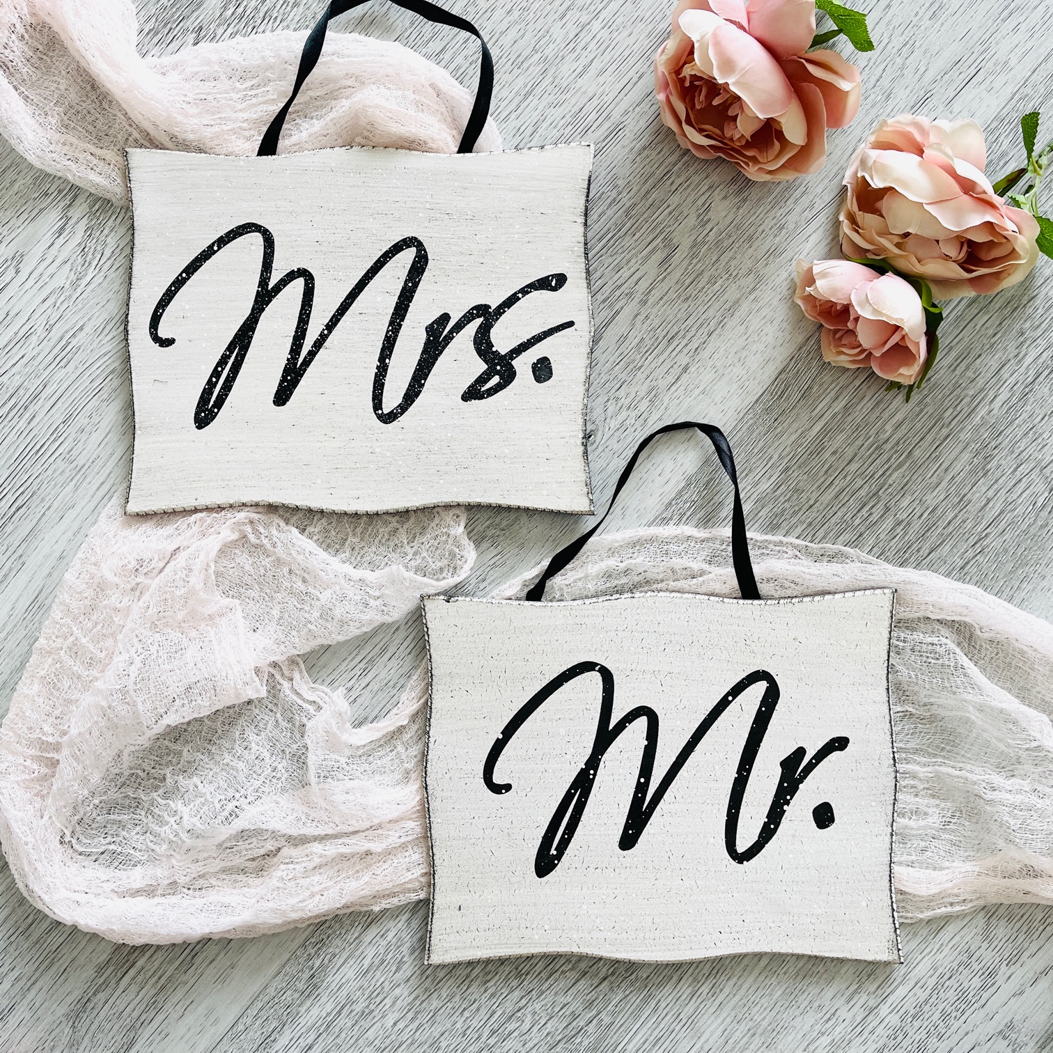 Mr & Mrs - Hanging Signs | BOXWOOD EVENTS LTD.